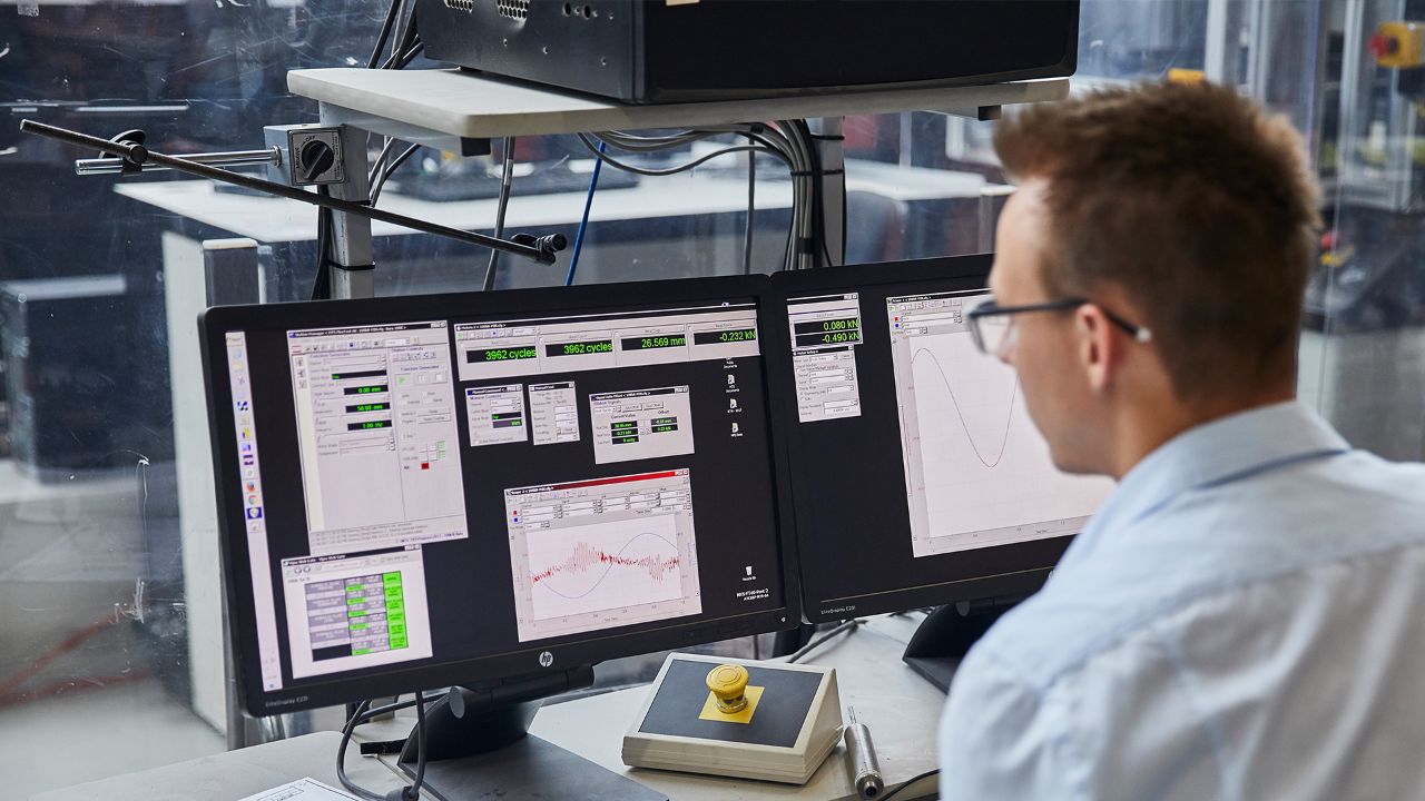 Bachelor of Engineering (Honours) | Swinburne