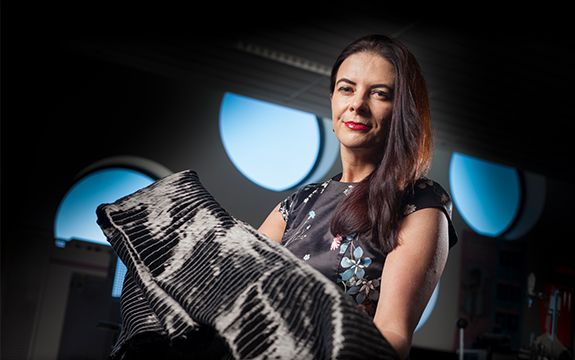 Swinburne’s Professor Bronwyn Fox awarded prestigious science meda ...