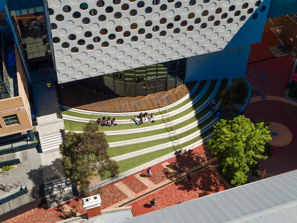 Swinburne continues global climb | Mirage News