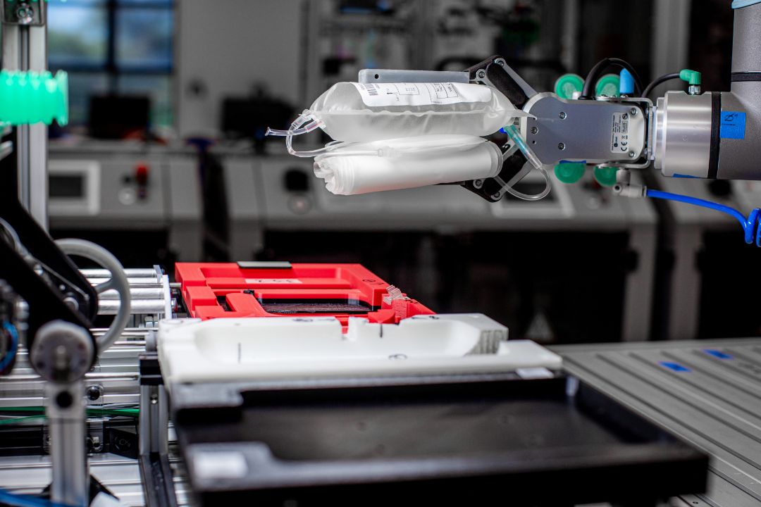 Robots can improve the flow of blood donations | Swinburne