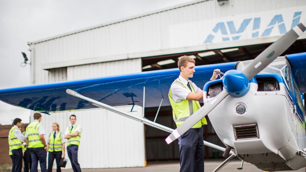 Pilot Training Courses – Get a Commercial Pilot Licence | Swinburne